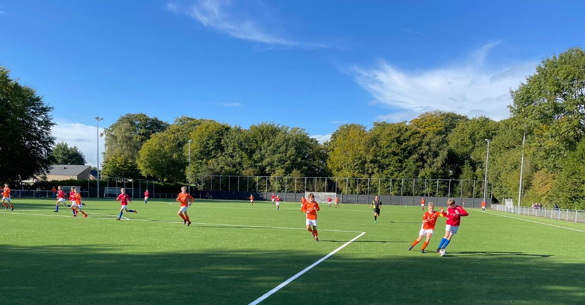 Eerste mineraal infillsysteem voor voetbal goedgekeurd op ...