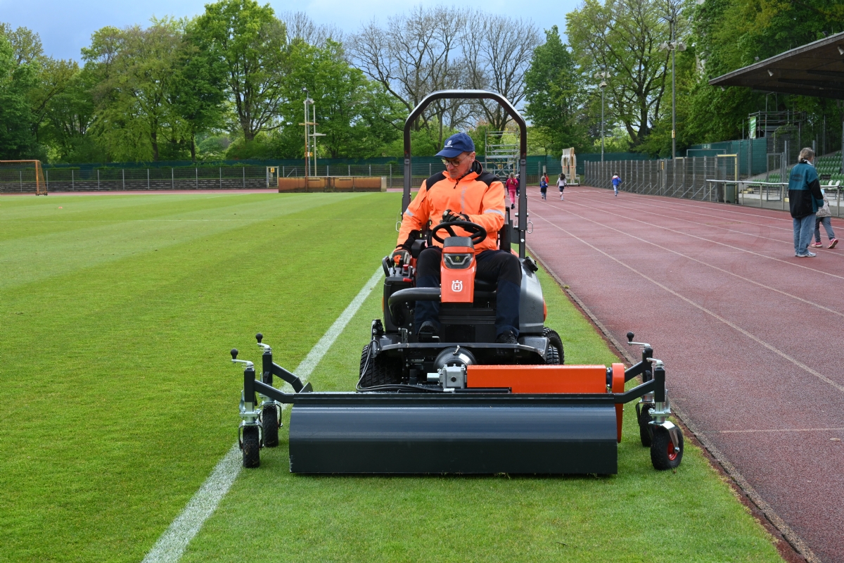 Husqvarna introduceert nieuwe verticuteerder: de DT 1500 op ...