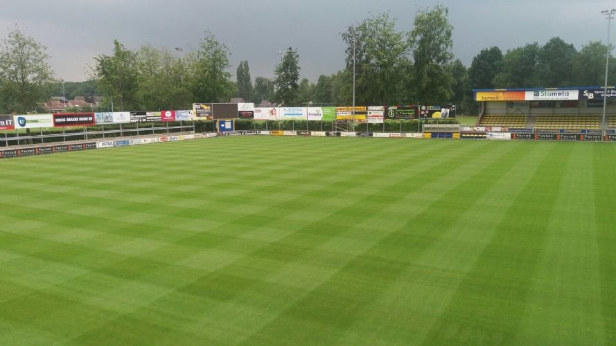 Renovatie aan het Hoofdveld van vv Staphorst